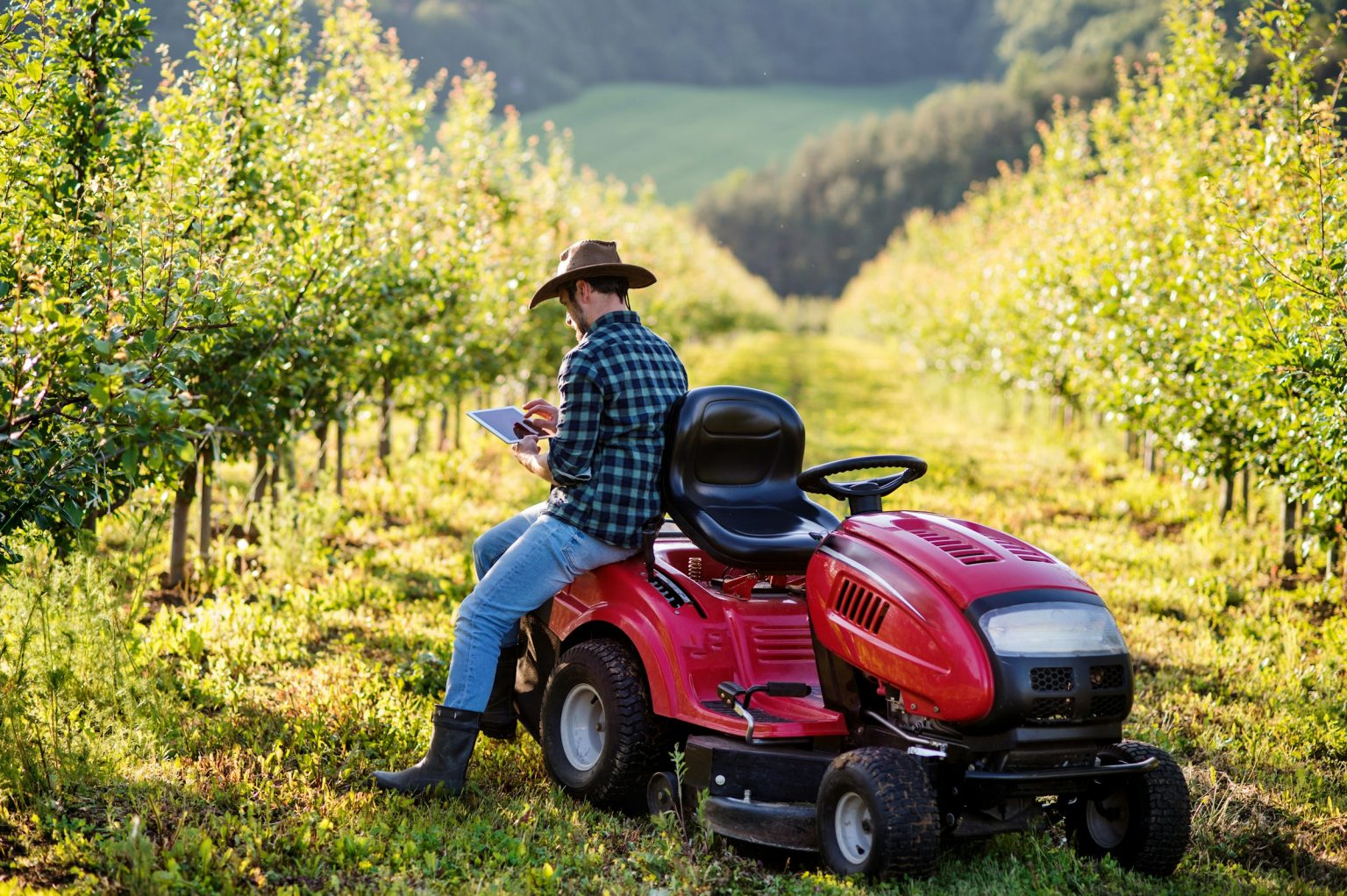 The Best Small Farm Tractor Buyer's Guide – MK Library