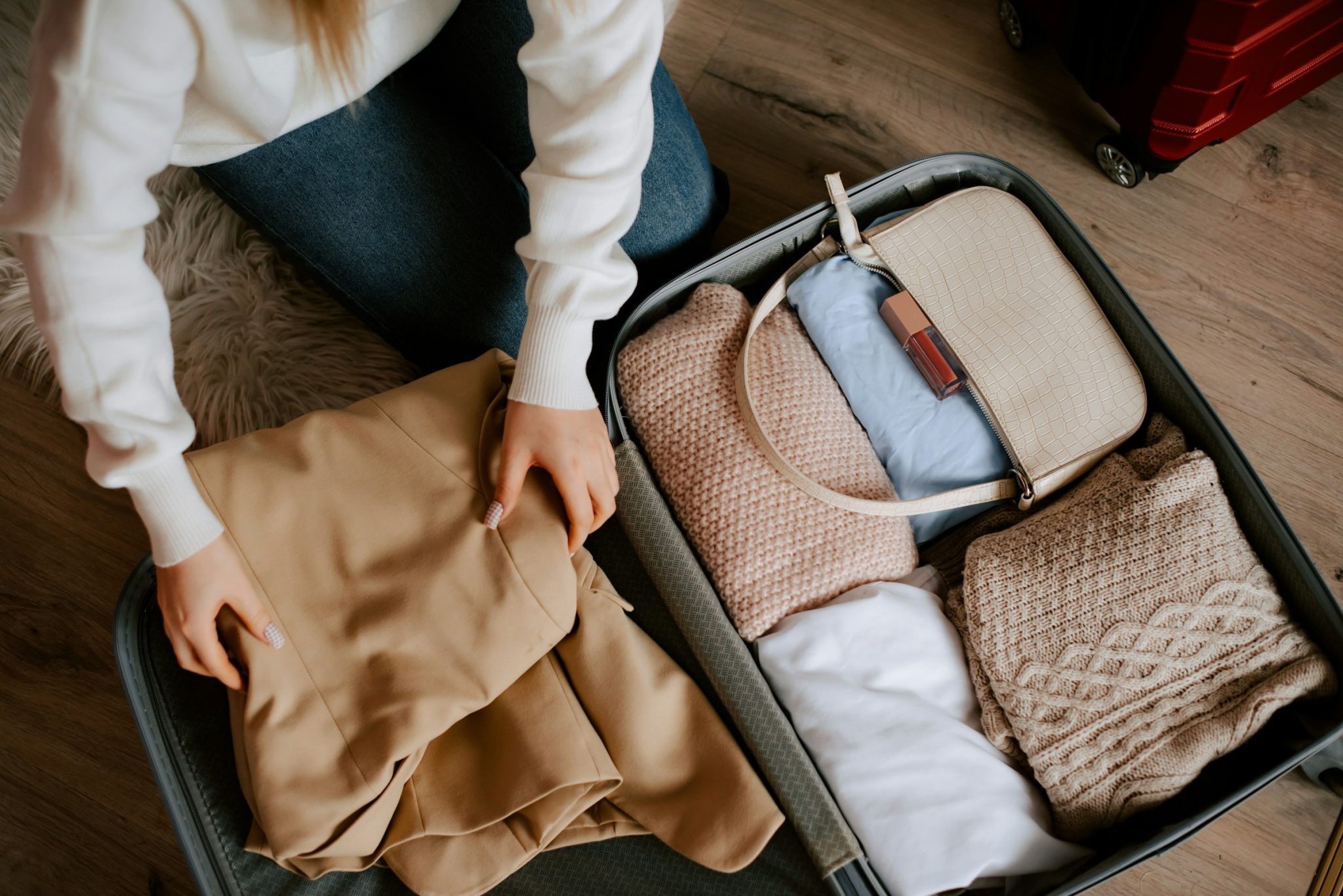 How To Choose The Perfect Luggage For Your Travels – MK Library
